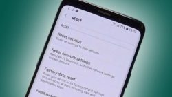[11 Ways] Fix "Your Phone Date Is Inaccurate” Error In WhatsApp
